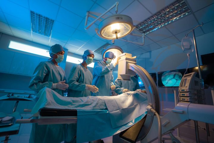 AI-Assisted Surgery Marks UK Medical Breakthrough in 2026